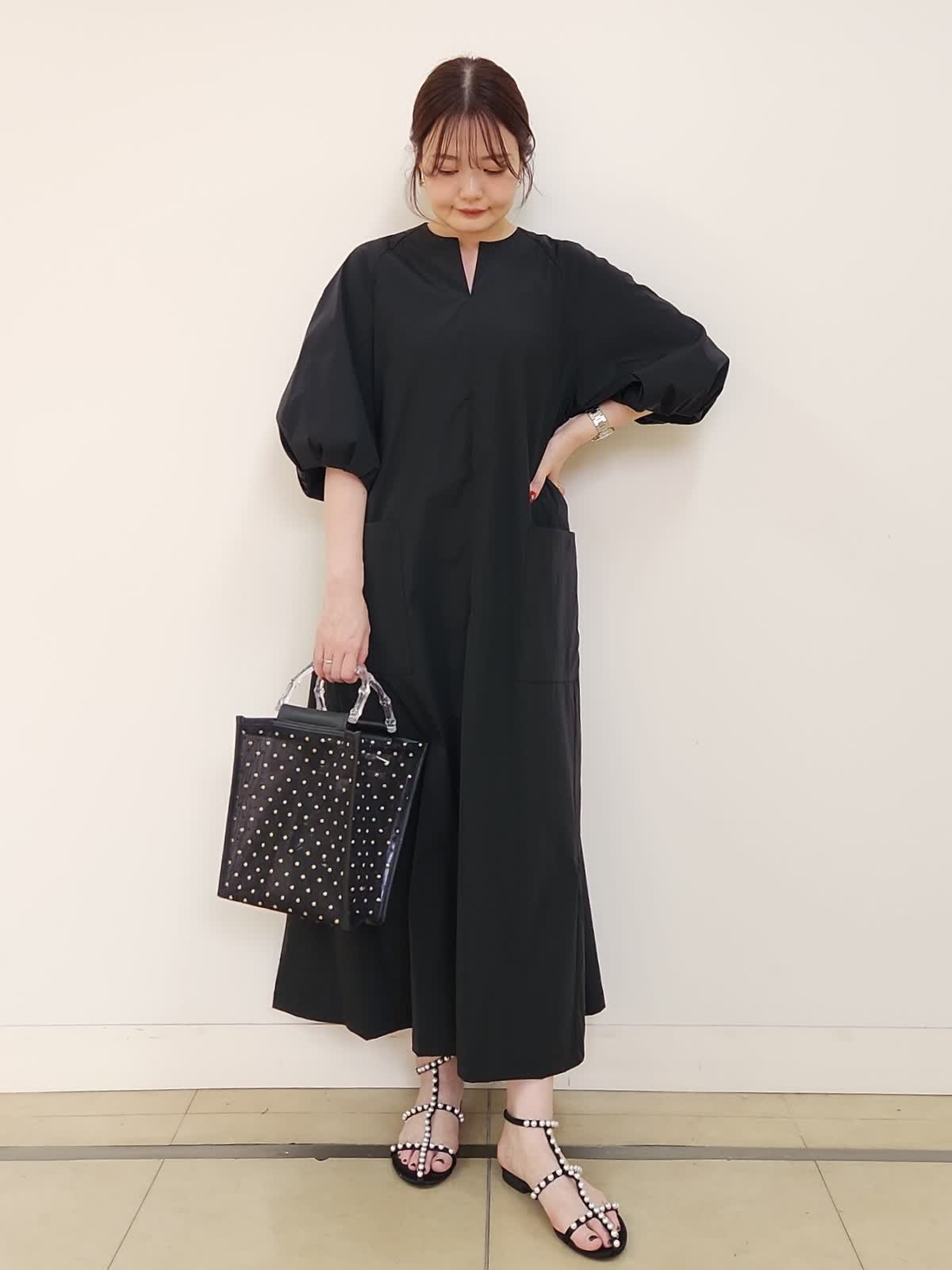 INEDのワンピースを使った池袋東武ROBE SUPERIOR CLOSETのスタッフスタイリング ｜フランドル（FLANDRE）オンライン