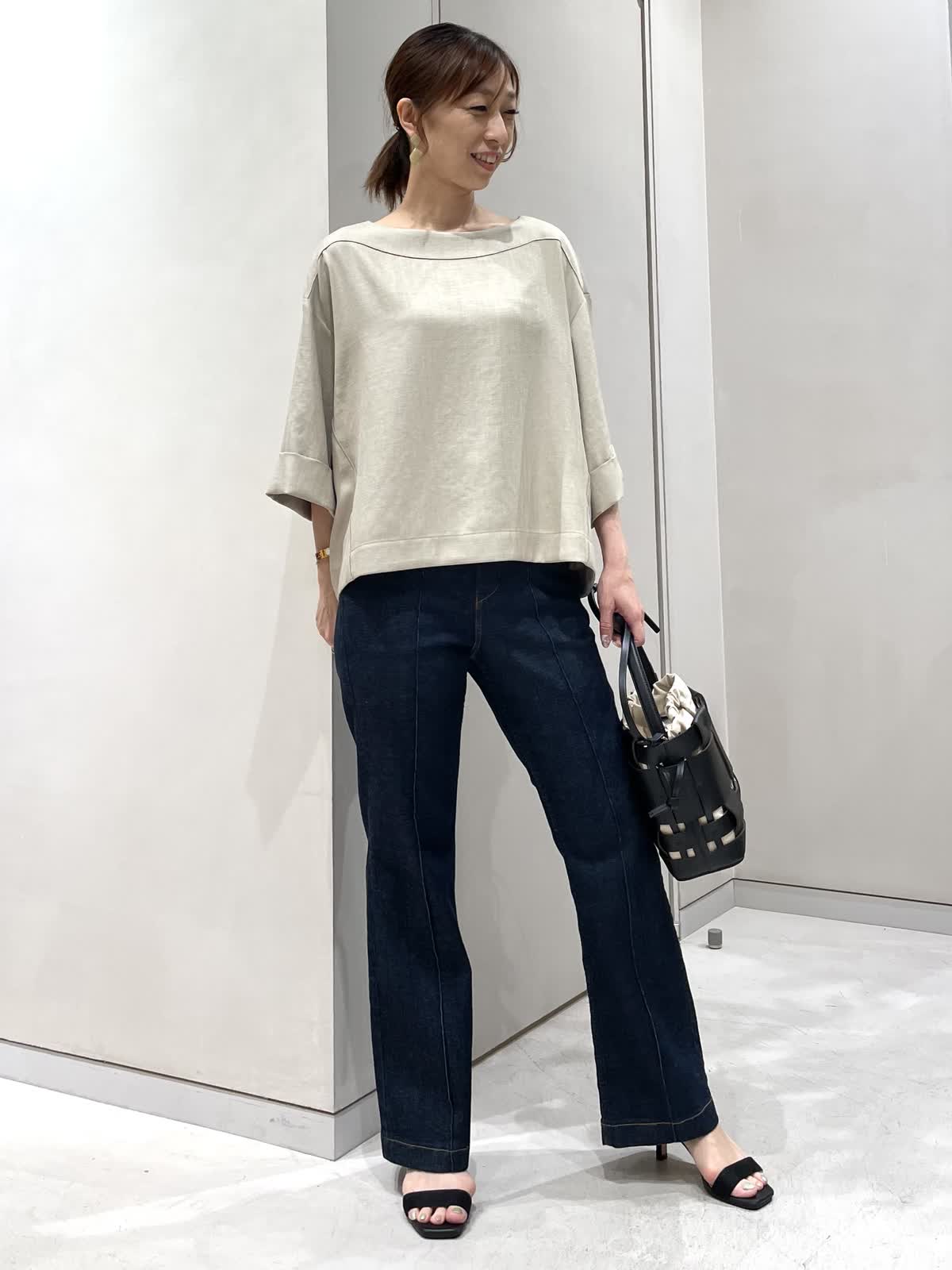 INEDのパンツを使った日本橋高島屋SC SUPERIOR CLOSETのスタッフスタイリング ｜フランドル（FLANDRE）オンライン