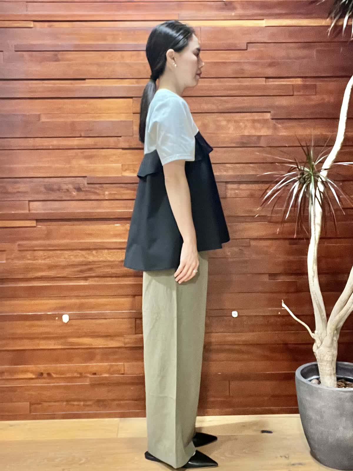 INEDのカットソーを使った広島三越SUPERIORCLOSETのスタッフスタイリング ｜フランドル（FLANDRE）オンライン