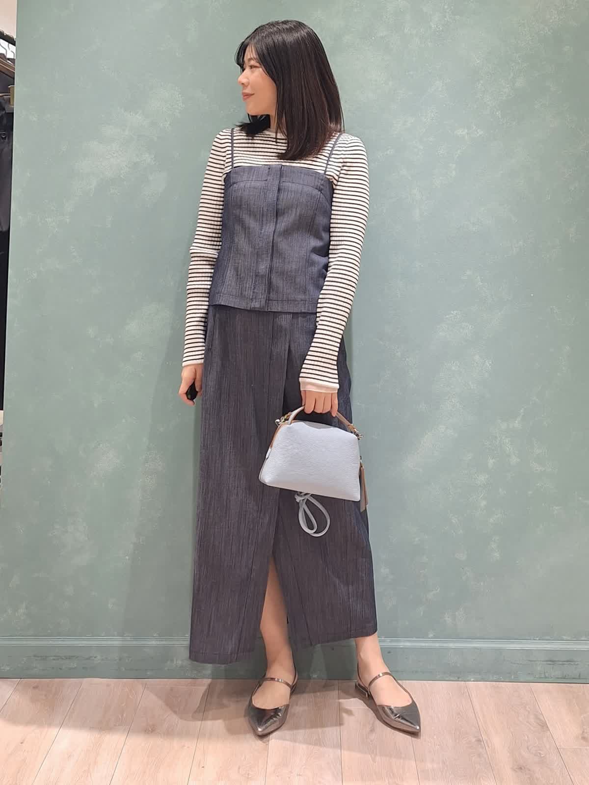 INEDのブラウスを使った福岡岩田屋SUPERIOR CLOSETのスタッフスタイリング ｜フランドル（FLANDRE）オンライン