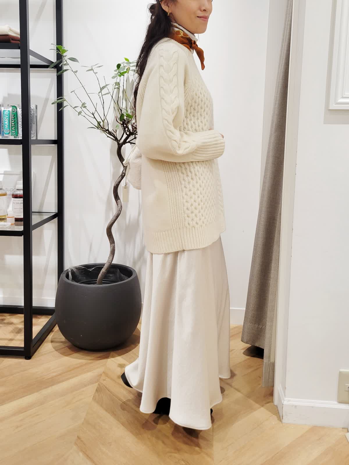 INED Lのコートを使った岡山天満屋SUPERIORCLOSETのスタッフスタイリング ｜フランドル（FLANDRE）オンライン