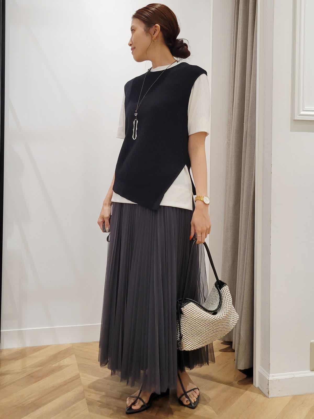 INEDのカットソーを使った岡山天満屋SUPERIORCLOSETのスタッフスタイリング ｜フランドル（FLANDRE）オンライン