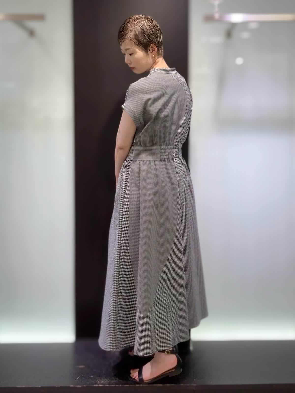 INEDのワンピースを使った函館丸井今井INEDのスタッフスタイリング ｜フランドル（FLANDRE）オンライン