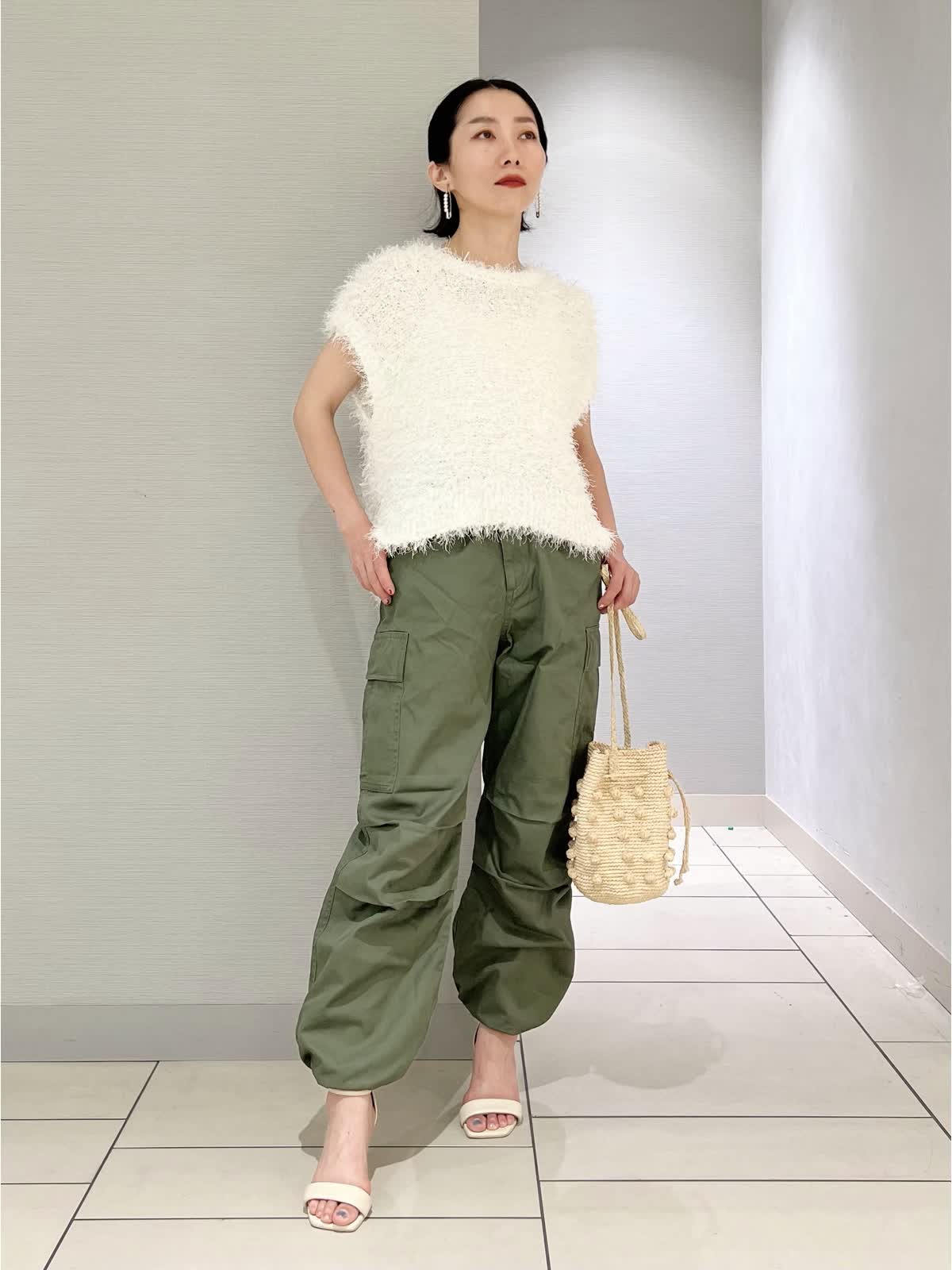 Maglie le cassettoのニットを使った銀座三越SUPERIOR CLOSET GINZAのスタッフスタイリング ｜フランドル（FLANDRE）オンライン