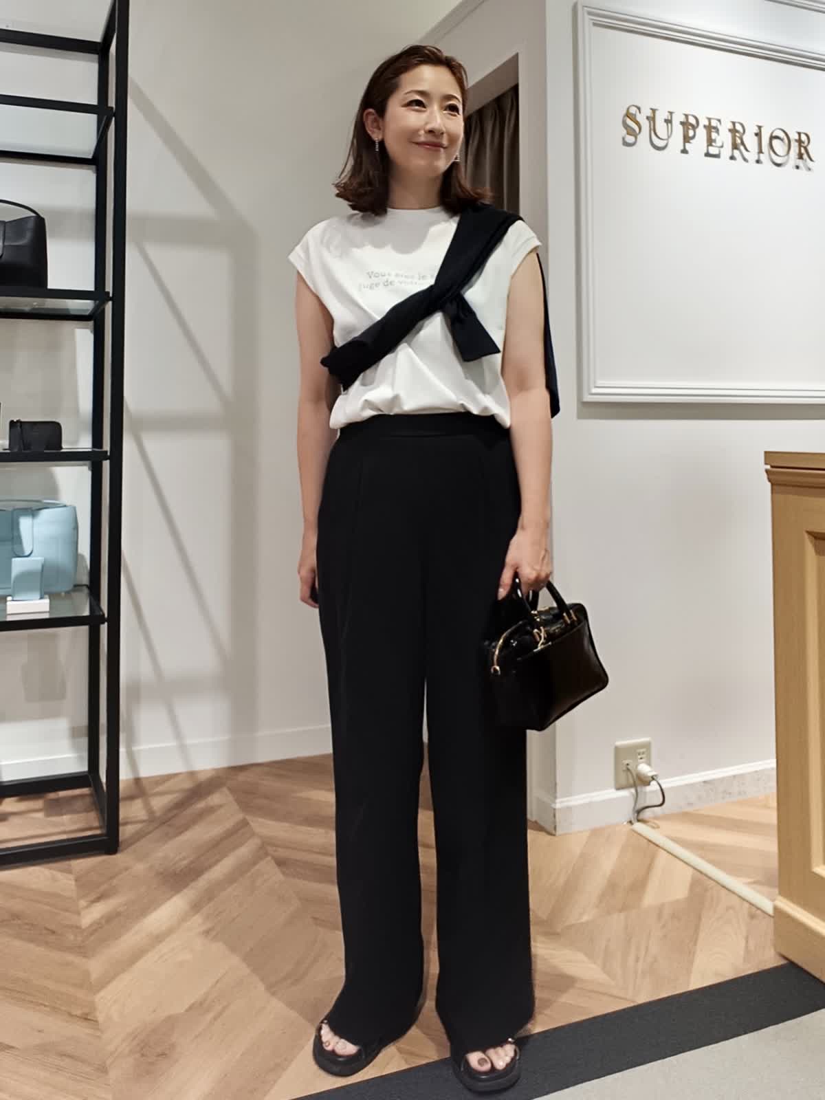 INEDのパンツを使った岡山天満屋SUPERIORCLOSETのスタッフスタイリング ｜フランドル（FLANDRE）オンライン