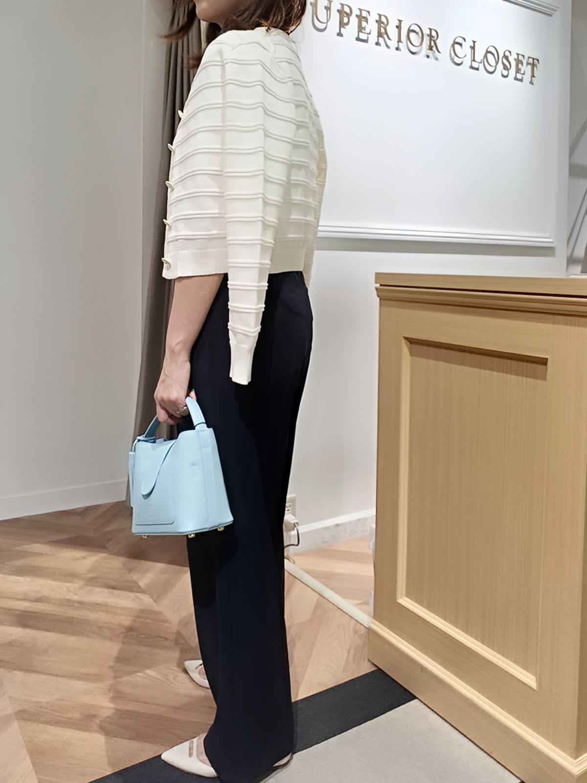 INED Lのニットを使った岡山天満屋SUPERIORCLOSETのスタッフスタイリング ｜フランドル（FLANDRE）オンライン