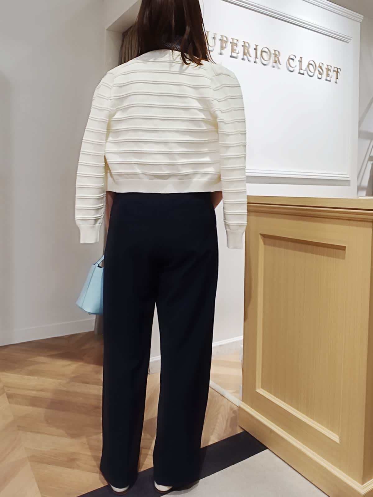 INED Lのニットを使った岡山天満屋SUPERIORCLOSETのスタッフスタイリング ｜フランドル（FLANDRE）オンライン